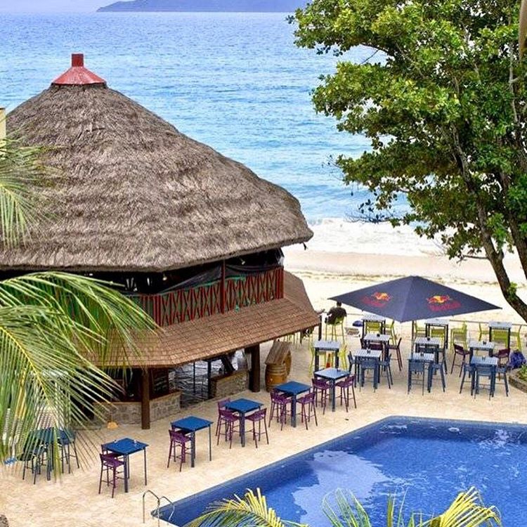 Seychelles hotel 4 stars - Coral Strand Hotel on Beau Vallon beach