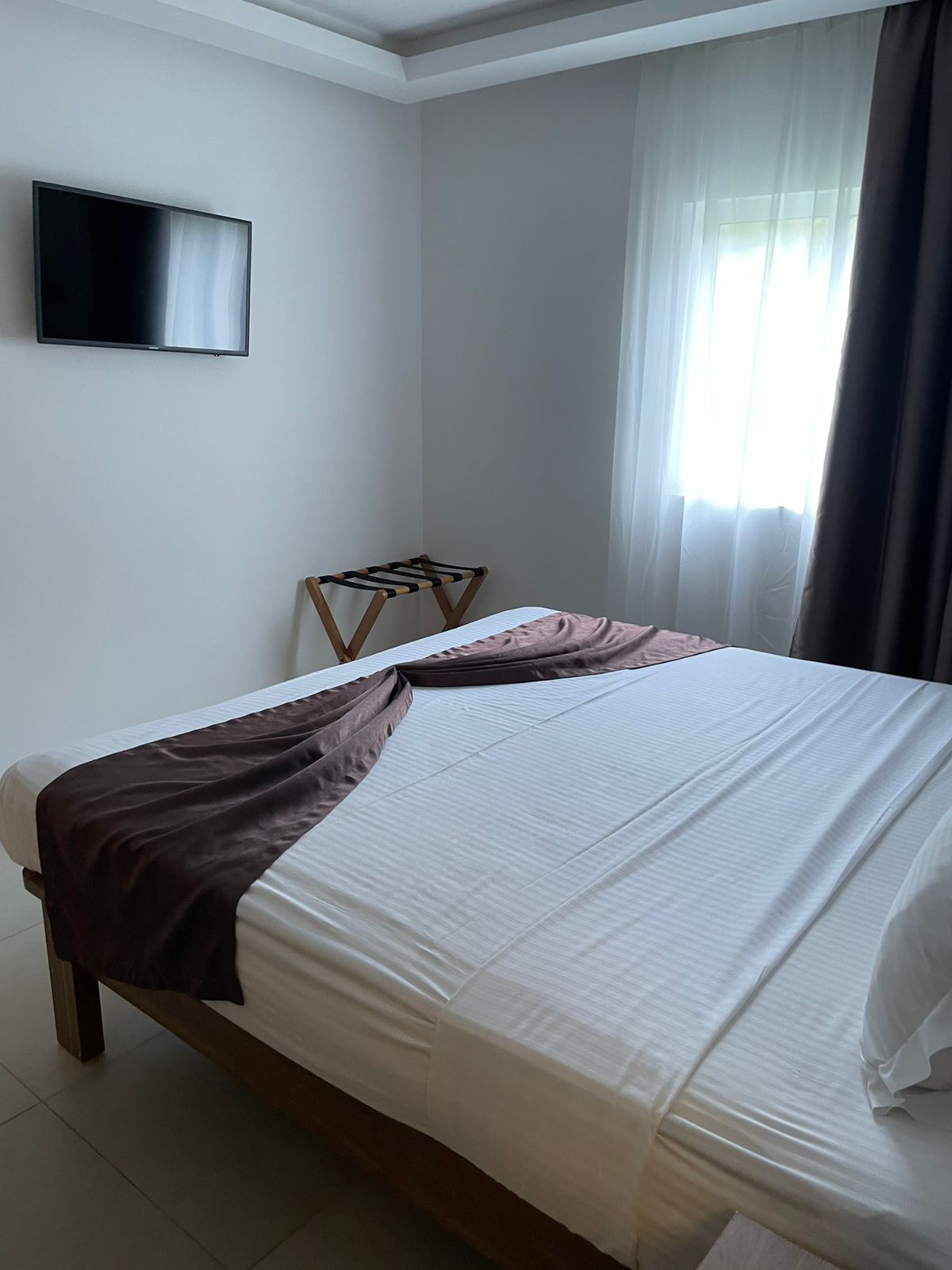 Signature Garden and Mountains | Coral Strand Hotel